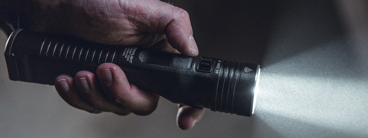Levitt-Safety | How to choose the best flashlight for your needs